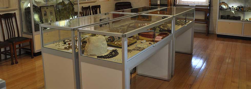 Museums Display Cabinets, Museum Display Cases - Showfront